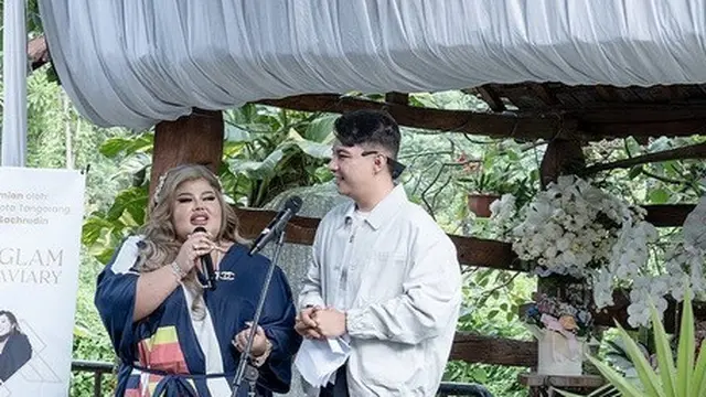 7 Potret Kebersamaan Shindy Samuel dan Suami, Selalu Romantis - Hot ...