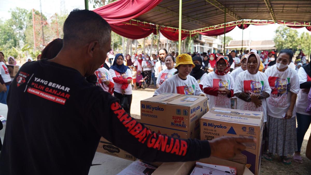 Tebar Kebaikan, Sahabat Ganjar Gelar Bazar Sembako Murah - News ...