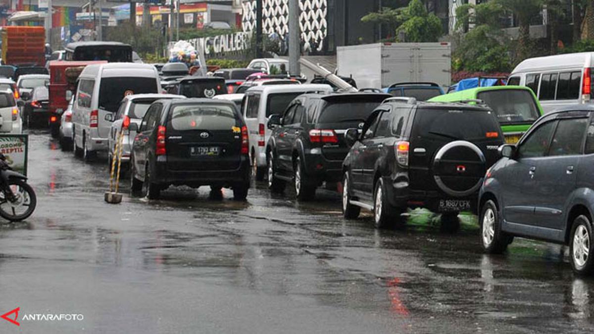 Libur Imlek, Jalur Puncak Macet Parah - News Liputan6.com