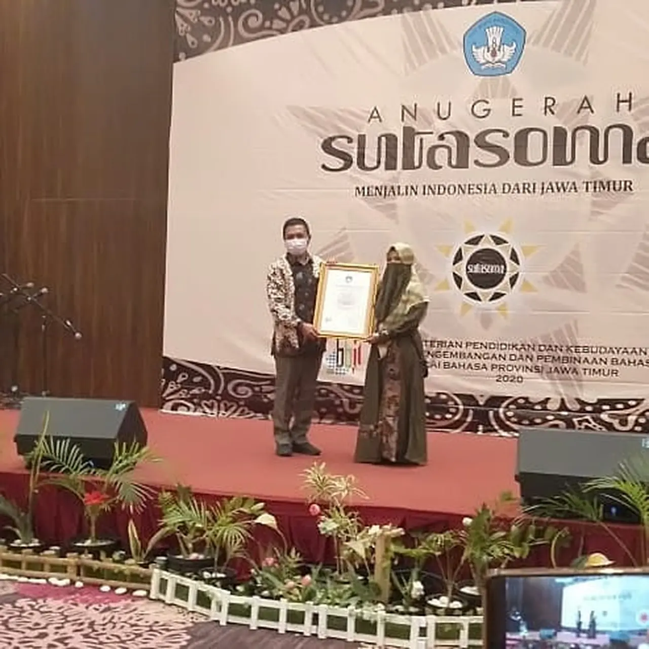 Perjuangan Muna Masyari, Penulis Madura Bermental Baja Jaga Eksistensi ...