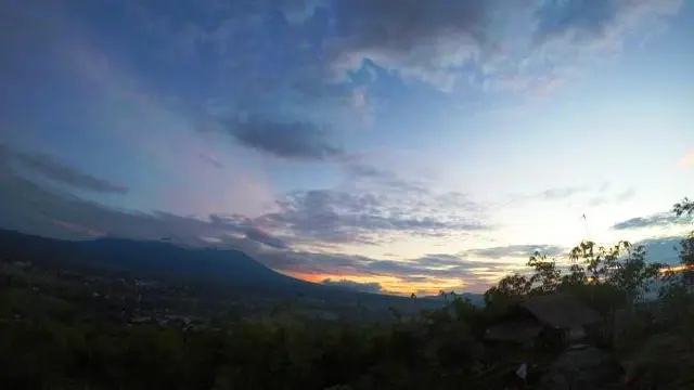 Trip Keren: Menikmati Matahari Pertama 2017 di Gunung Sunda - Lifestyle ...