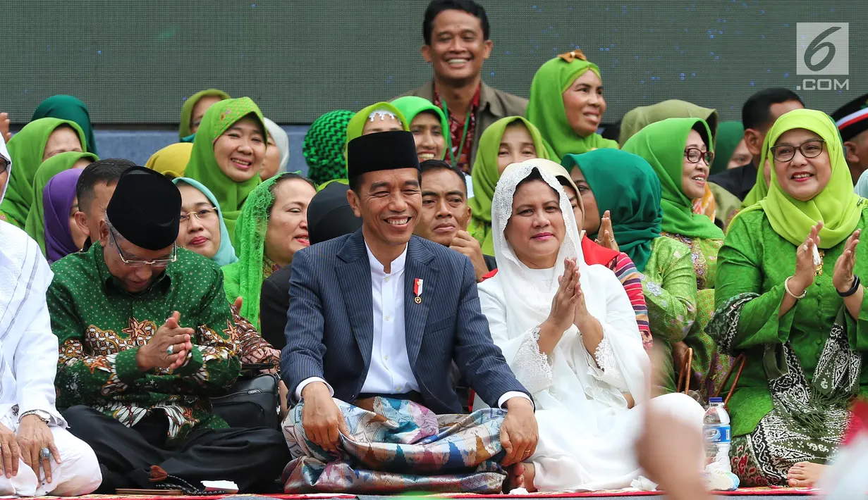 FOTO: Berkain Sarung, Jokowi Hadiri Harlah ke-73 Muslimat NU - Foto ...