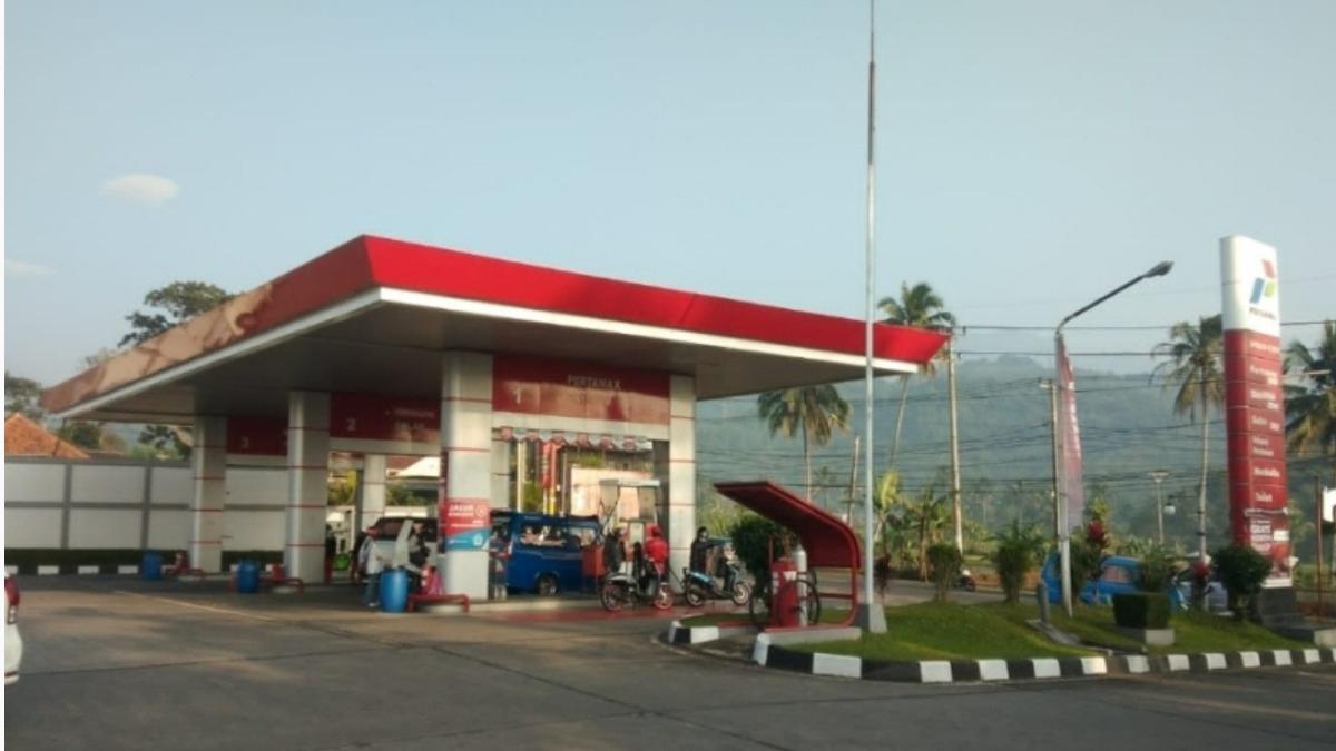 Korsleting Listrik Sebabkan Mobil Terbakar di SPBU Pertamina di ...