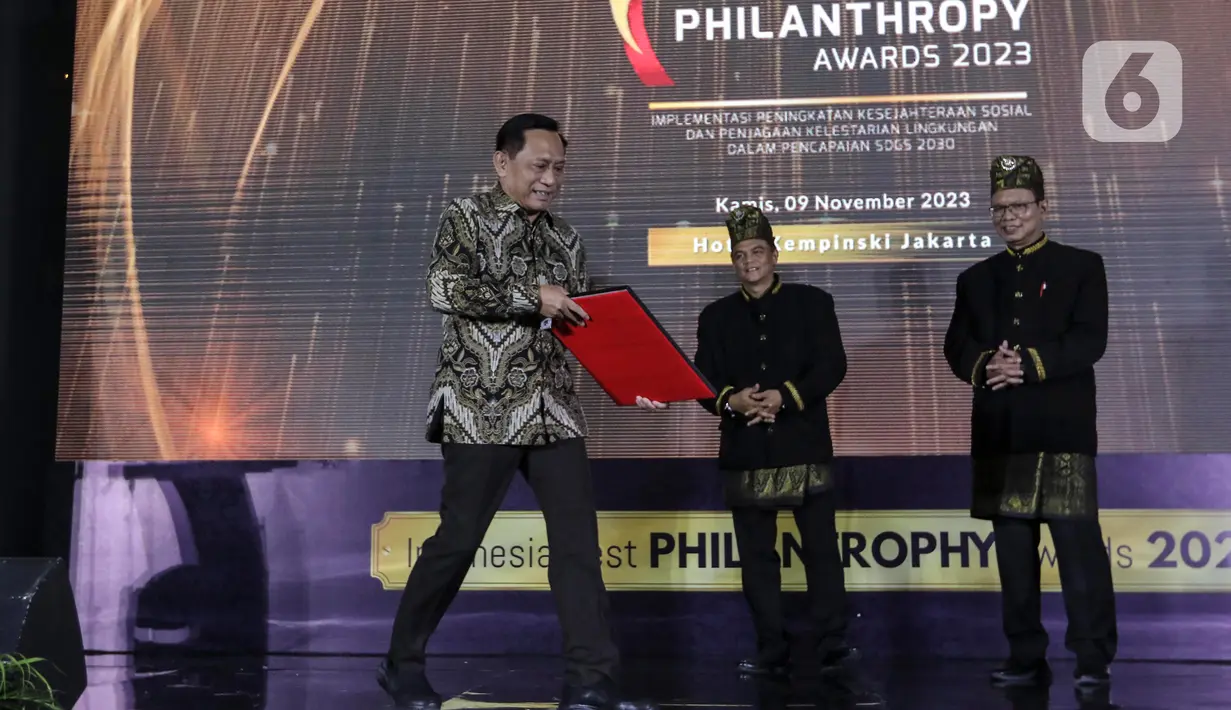 Pendiri Emtek Eddy Sariaatmadja Sabet Penghargaan Filantropi - Foto ...