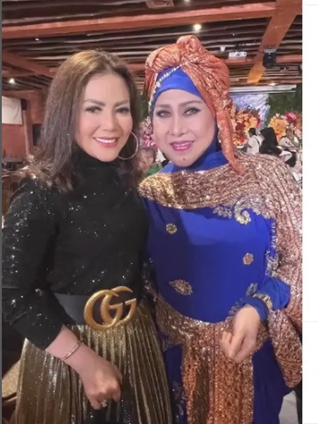 6 Potret Pesta Ultah Elvy Sukaesih ke-72, Ajang Reuni Artis Senior yang ...