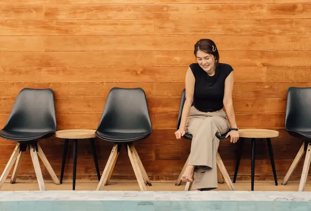 Pesona Almira Yudhoyono dalam Kebaya Encim Biru di Wisjur Akademi TNI ...