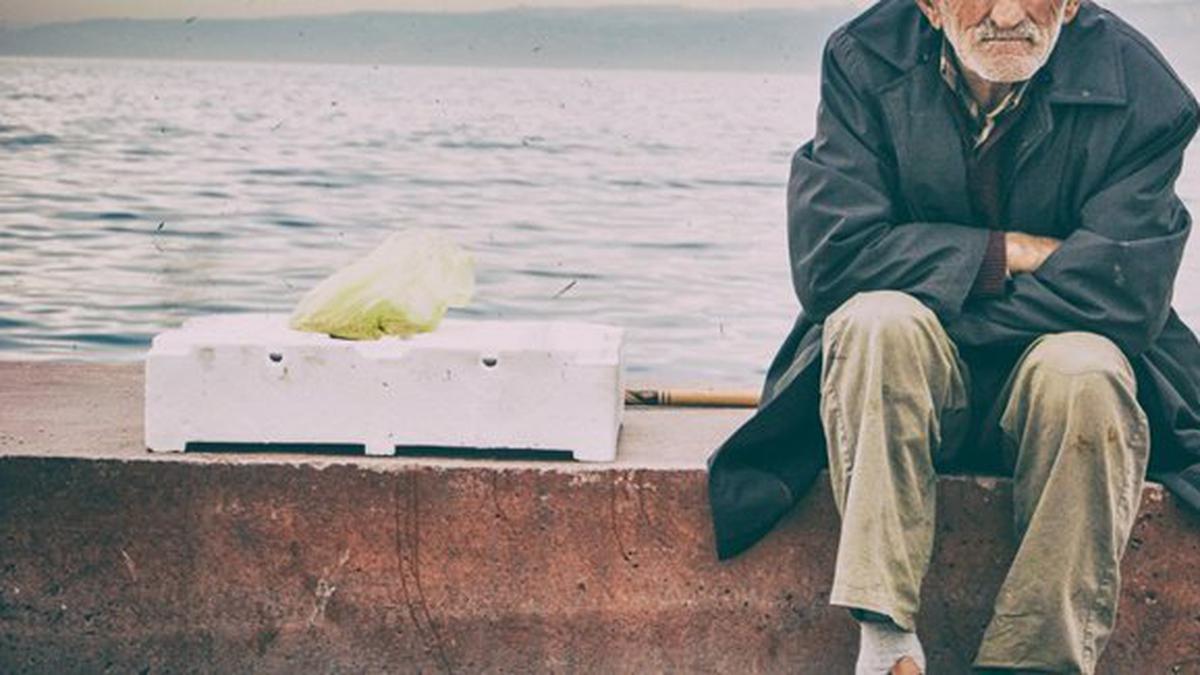 Hanya Bisa Makan Roti Setiap Hari, Kisah Kekek Ini Menyentuh Hati