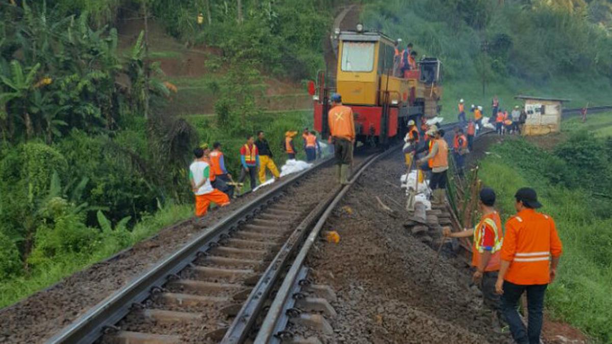 Perencanaan Fisik Reaktivasi Rel Jawa Barat Mulai Januari 2019 - Bisnis ...