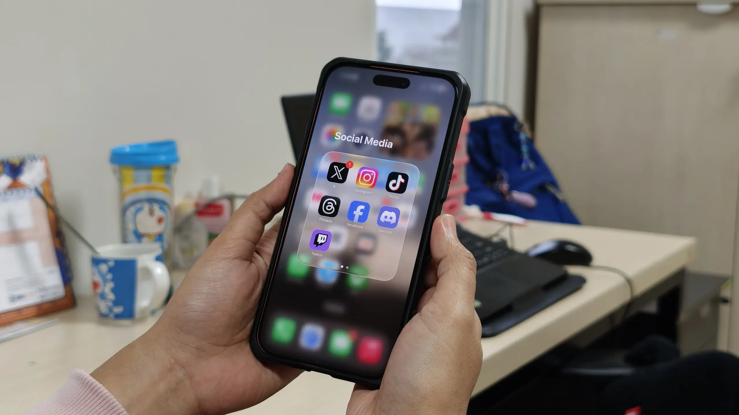 Inggris Mulai Batasi Medsos Remaja, TikTok sampai Instagram Bisa Kena ...