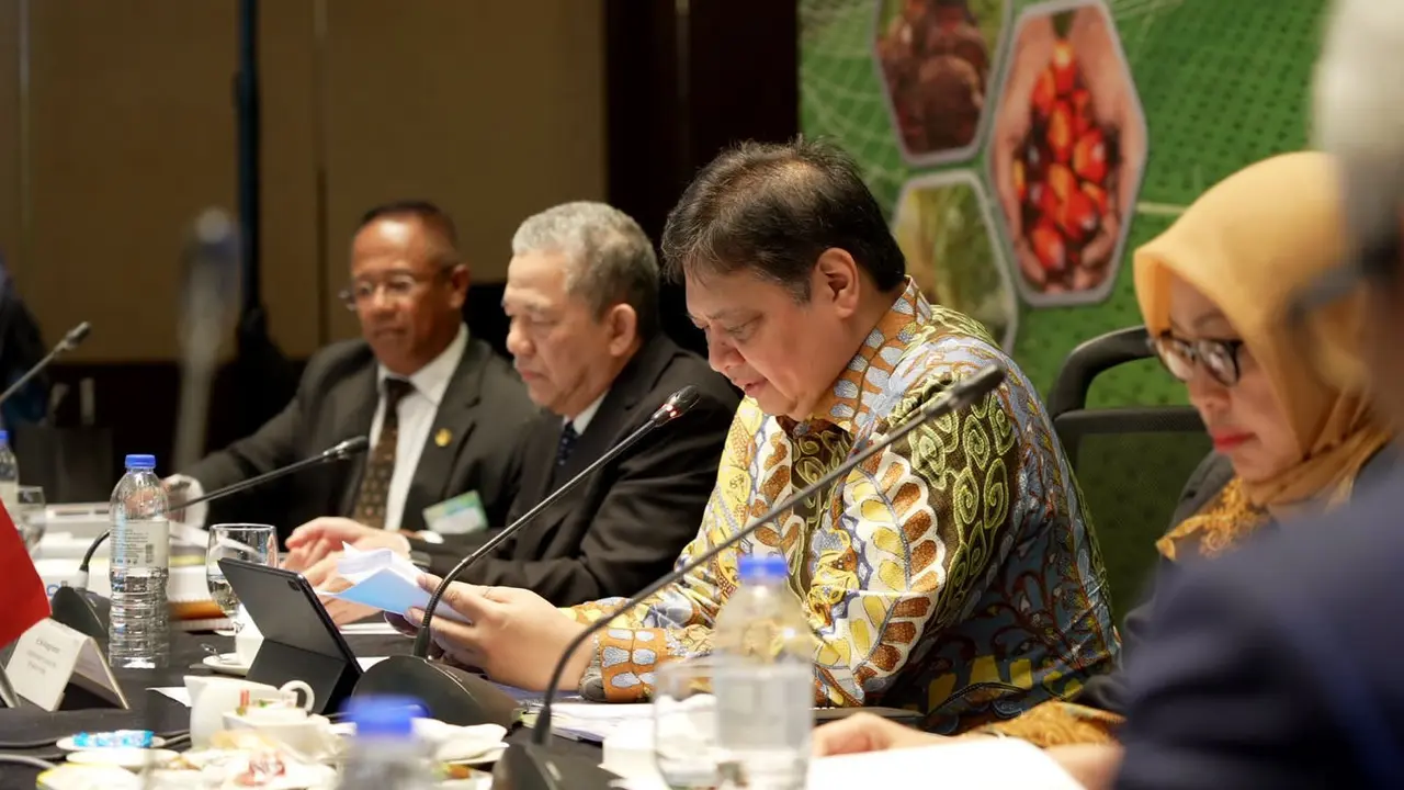 Menko Airlangga: Petani Kecil adalah Backbone Industri Kelapa Sawit - Bisnis Liputan6.com