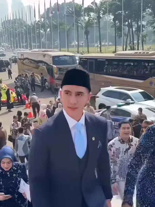 23 Potret Artis Dilantik Jadi DPR 2024-2029, Paling Muda Verrell Bramasta - Hot Liputan6.com