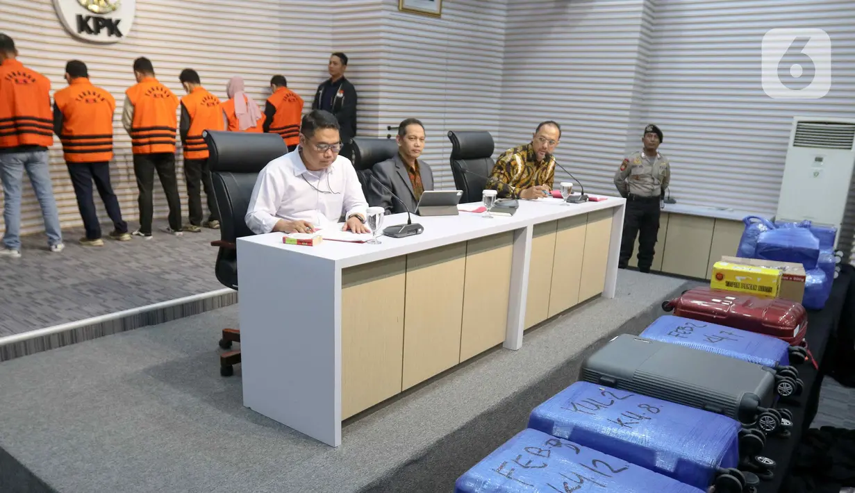 Penampakan Uang Rp12 Miliar Hasil OTT KPK di Kalimantan Selatan - Foto Liputan6.com