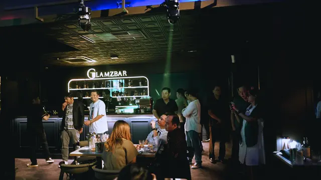 Pengalaman Terbaru Karaoke dan Hiburan di Glamz Antasari, Tampilkan ...
