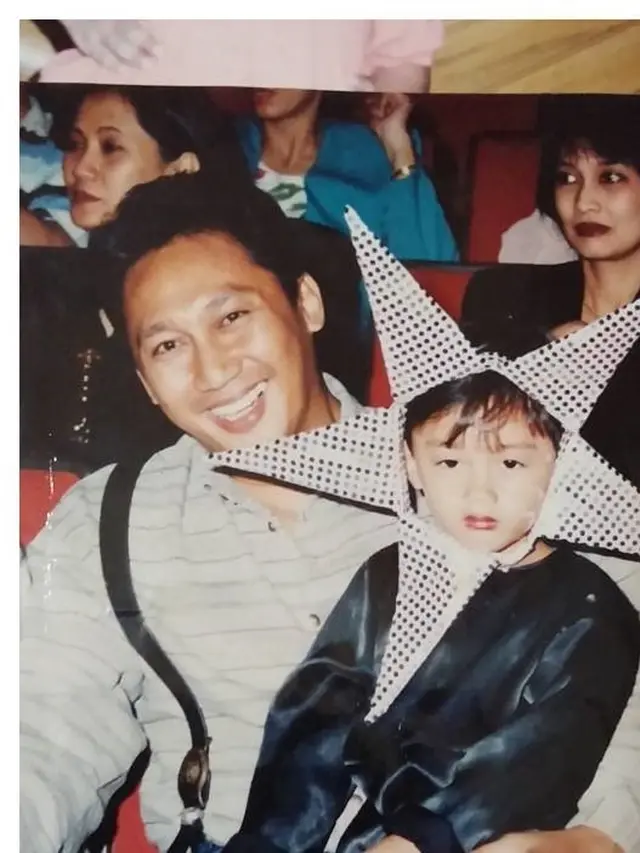 6 Potret Lawas Kebersamaan Caesar Hito dan Ayahnya, Wajahnya Mirip ...