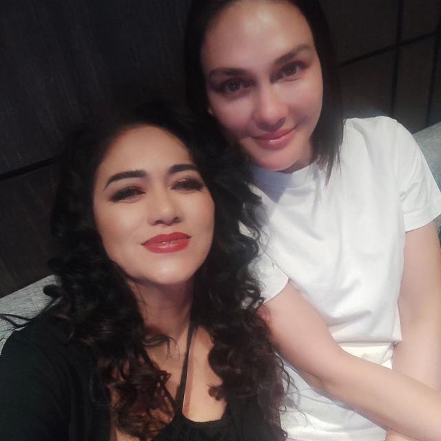 7 Potret Terbaru Sally Marcelina Usai Vakum 20 Tahun, Bikin Pangling