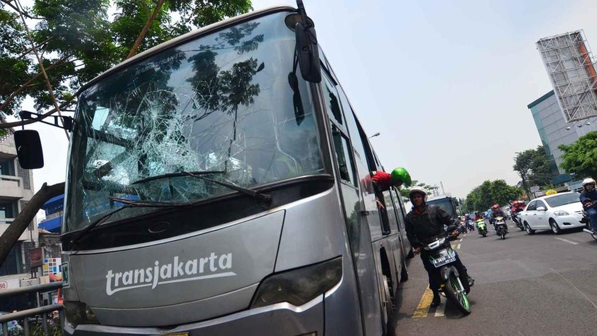 Polisi tak temukan jejak rem di lokasi kecelakaan Transjakarta - Berita ...