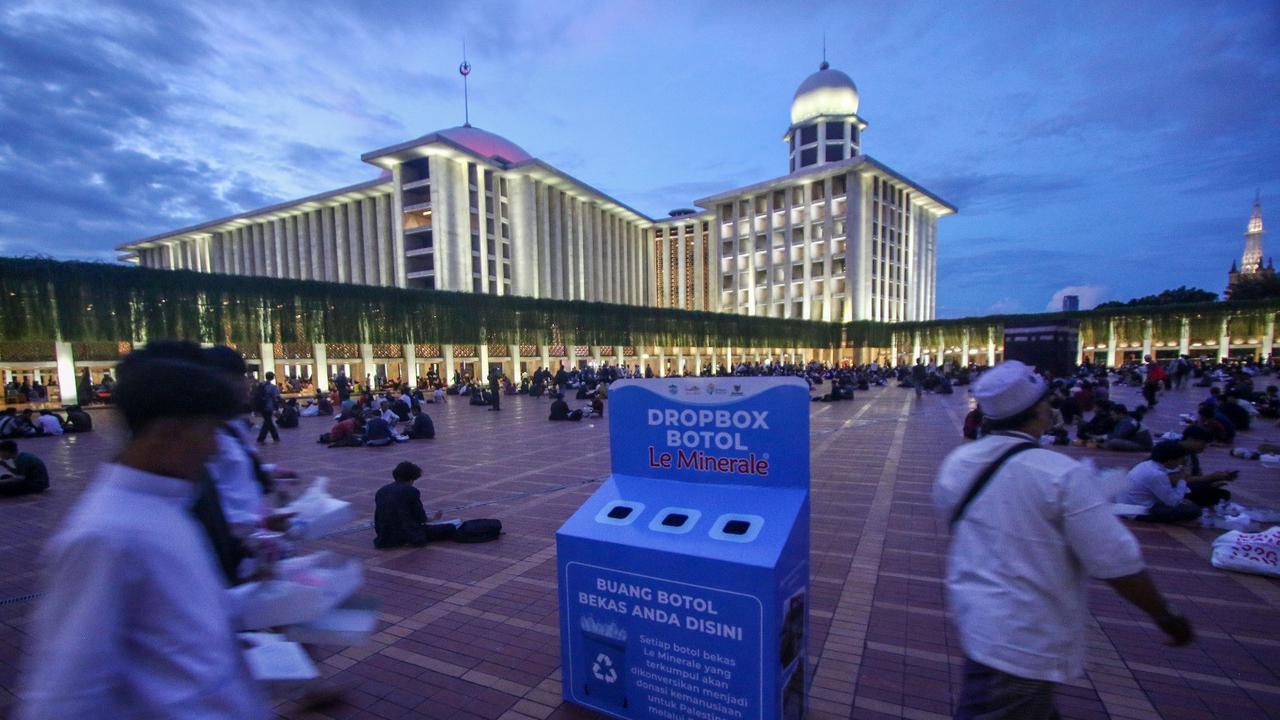 Le Minerale Salurkan Bantuan Kemanusiaan untuk Palestina dari Dropbox ...