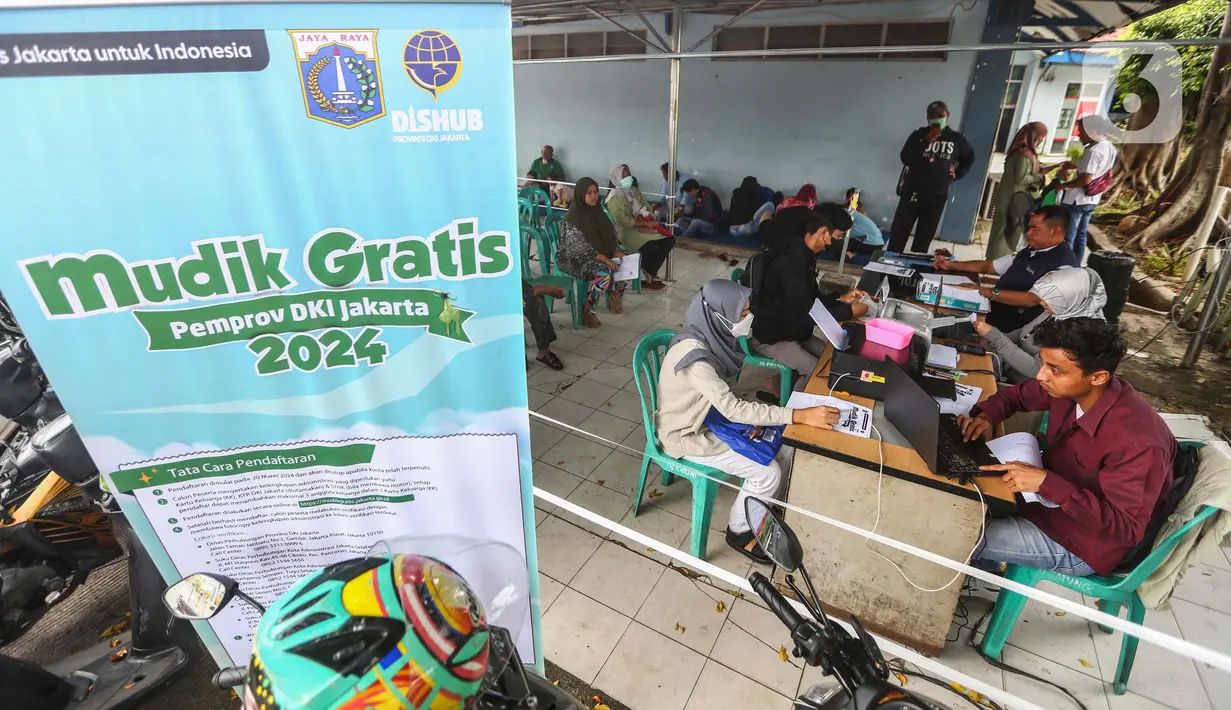 Dishub Pemprov DKI Jakarta Verifikasi Data Pendaftar Mudik Gratis - Foto Liputan6.com