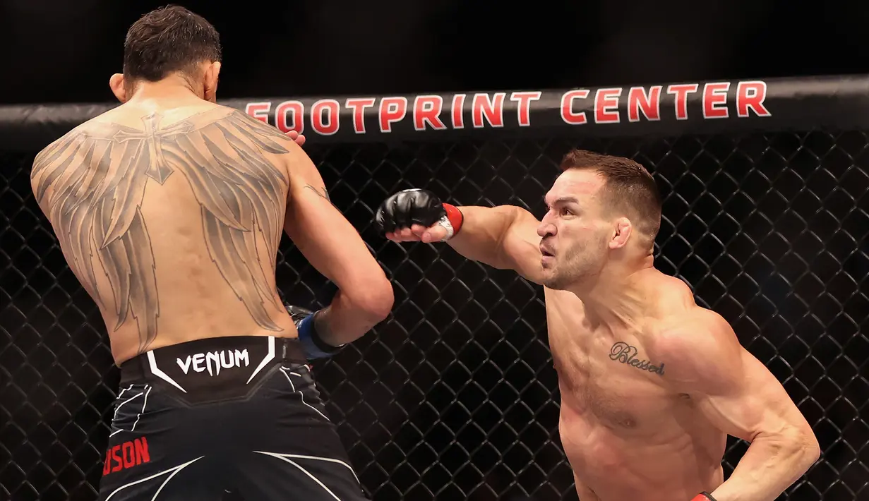 FOTO: Michael Chandler Menang KO Lawan Tony Ferguson di UFC 274 - Foto ...