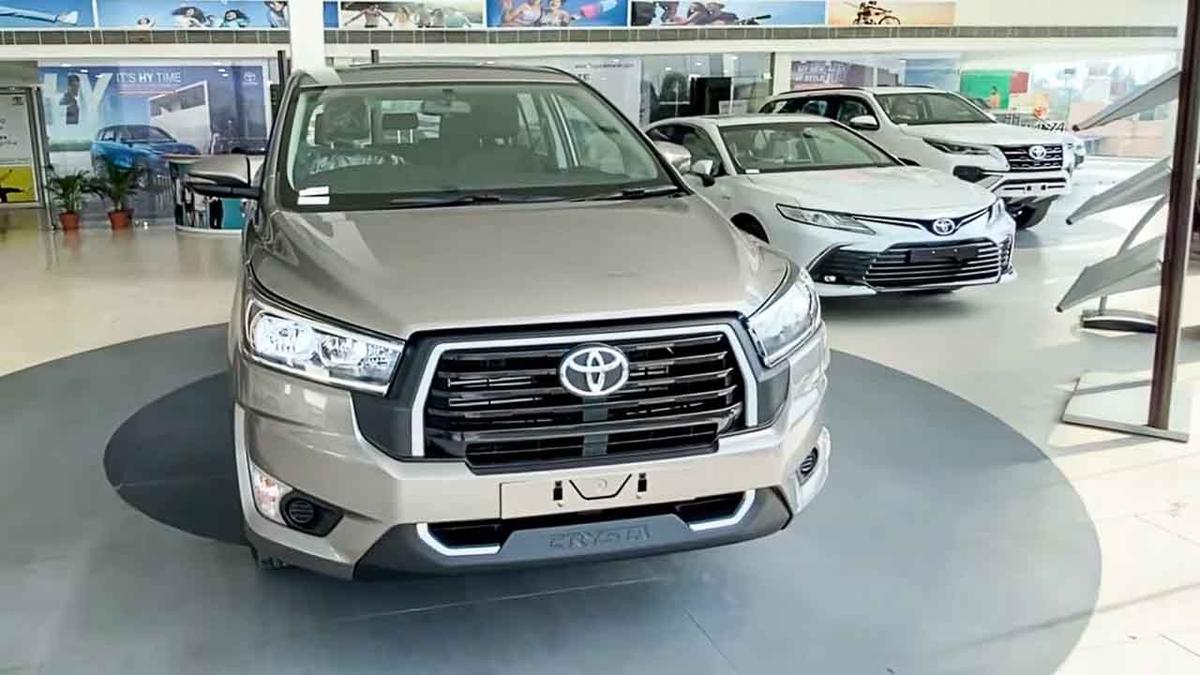 Toyota Luncurkan Varian Baru Innova dengan Penggerak Roda Belakang ...