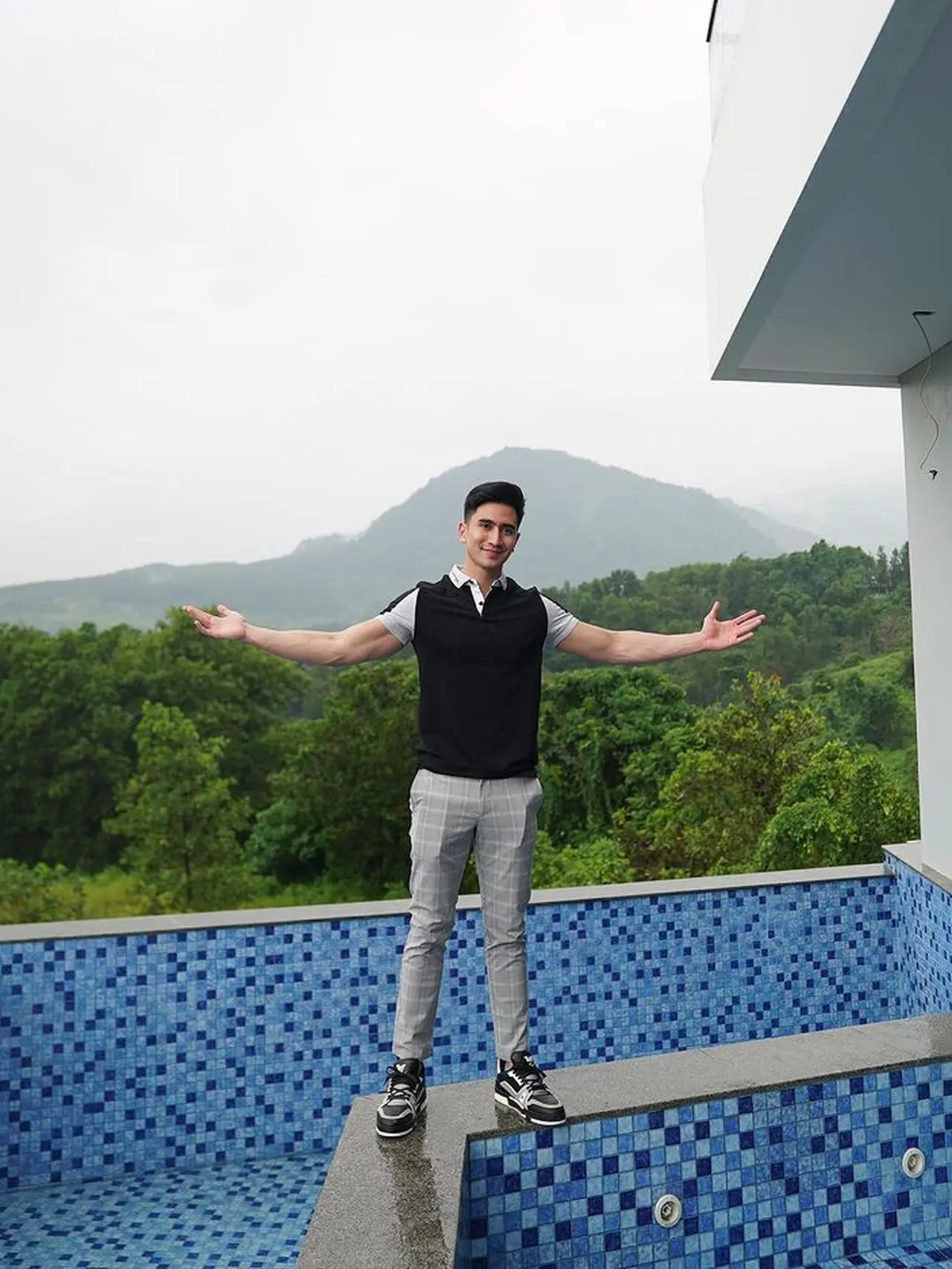 Verrel Bramasta Pamer Rumah dengan Pemandangan Gunung Hasil Keringatnya ...