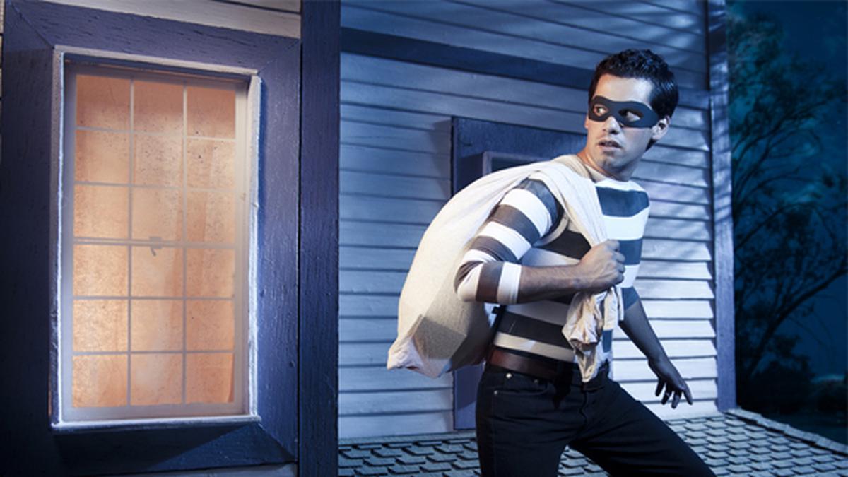 Ladies, Waspada Pengamen Masuk Dan Mencuri Barang Berharga Anda ...