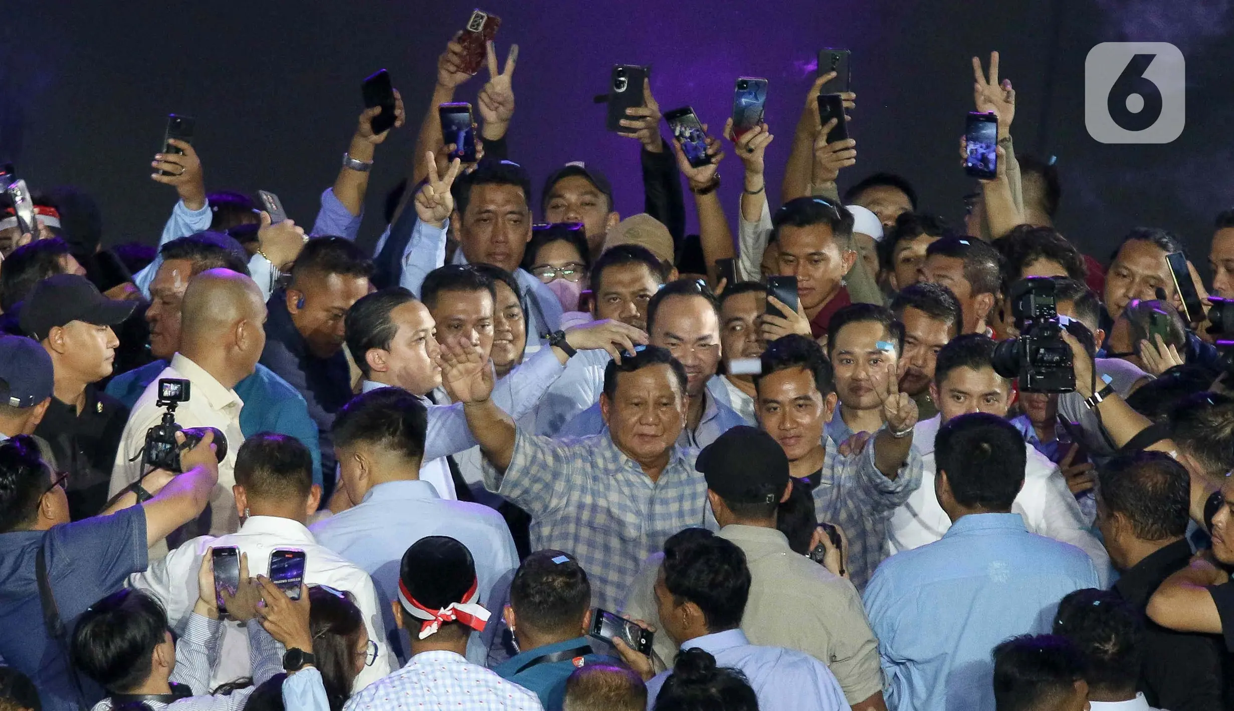 Momen Pidato Kemenangan Hasil Hitung Cepat Pasangan Prabowo-Gibran - Foto Liputan6.com