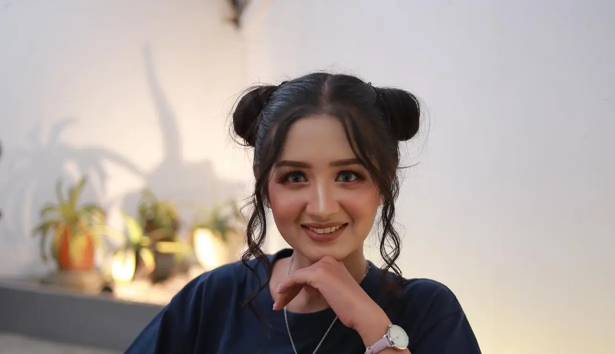 Pesona Sehnaz Nabiila Mantu Epy Kusnandar, Paras Cantiknya Bikin ...