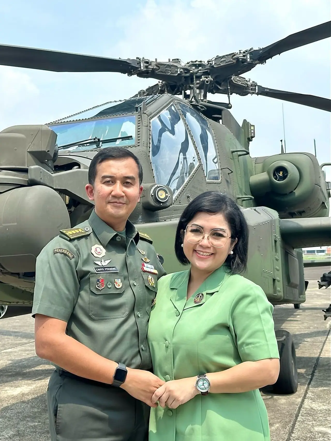 6 Adu Gaya Artis Pakai Seragam Persit, Ayu Ting Ting Segera Nyusul - Fashion Fimela.com