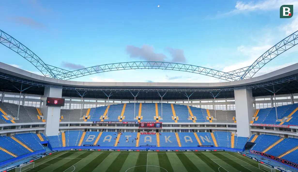 Foto: Menengok Sudut-Sudut Menawan Stadion Batakan, Bercorak Biru Khas ...