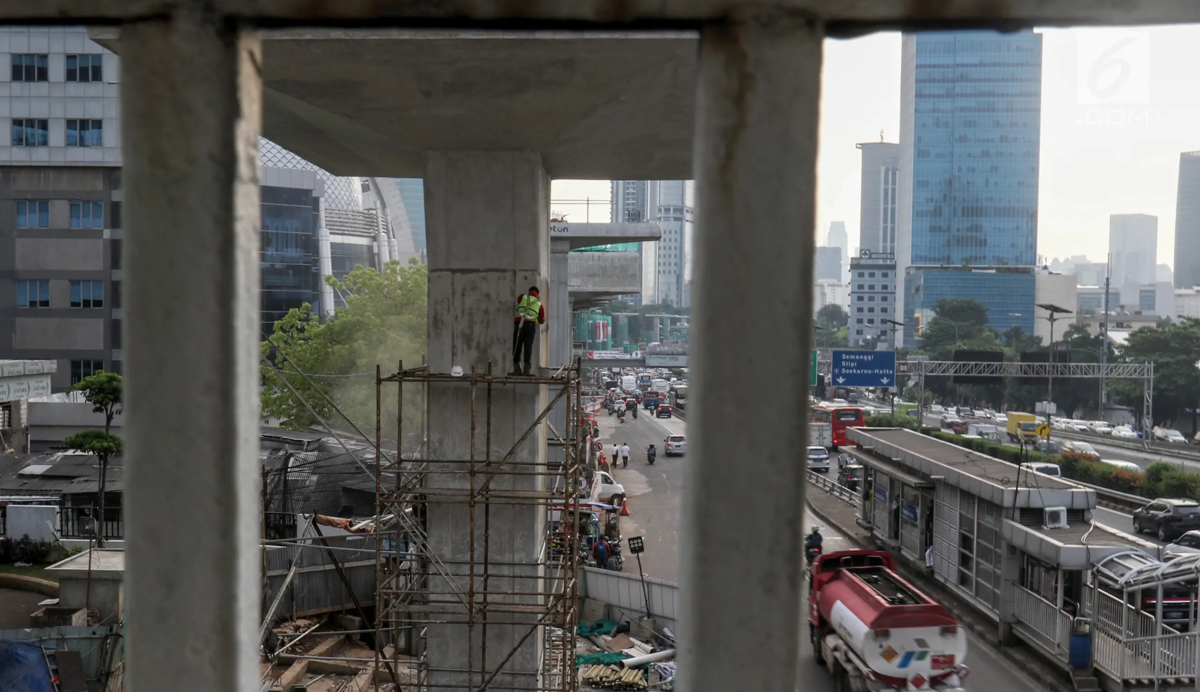 FOTO: Melihat Progres Pembangunan LRT Rute Cawang-Dukuh Atas - Foto ...