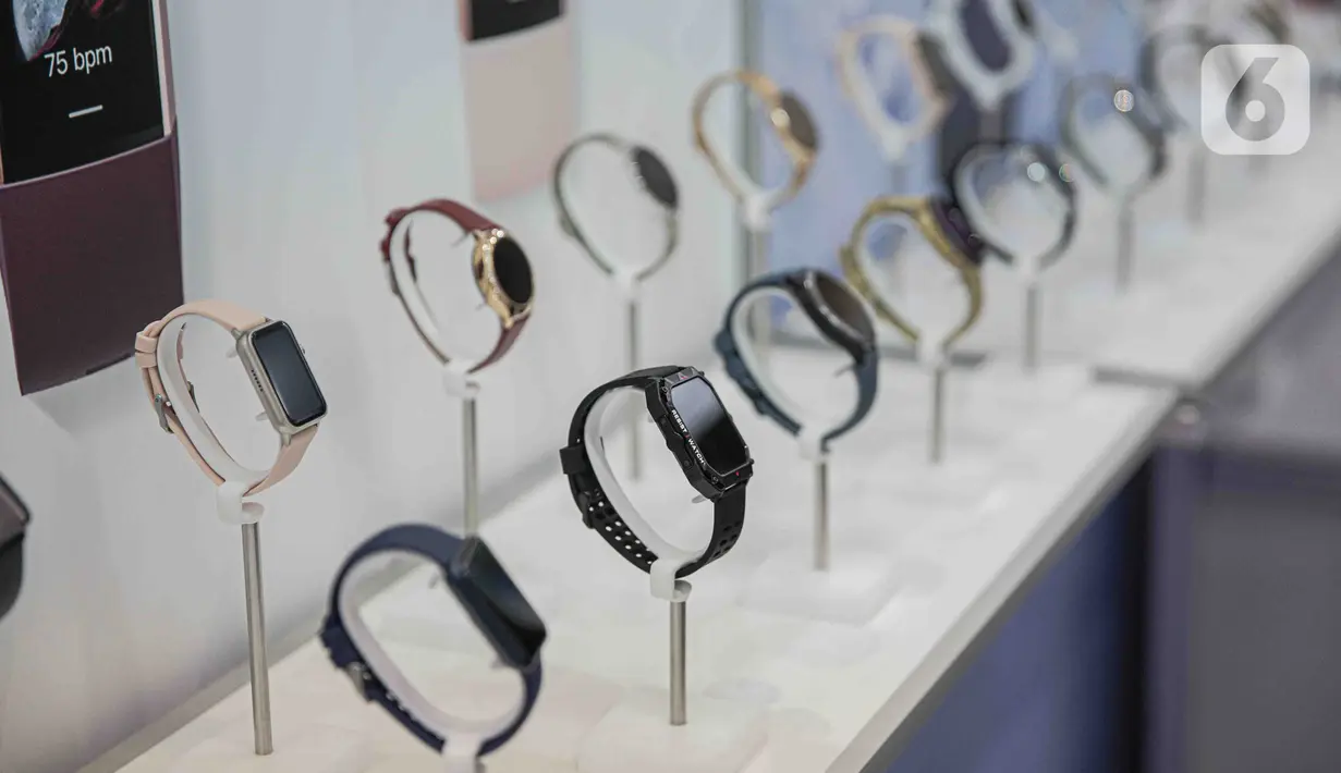 Melihat-lihat Produk Elektronik Terbaru di Pameran GSEI 2023 - Foto ...