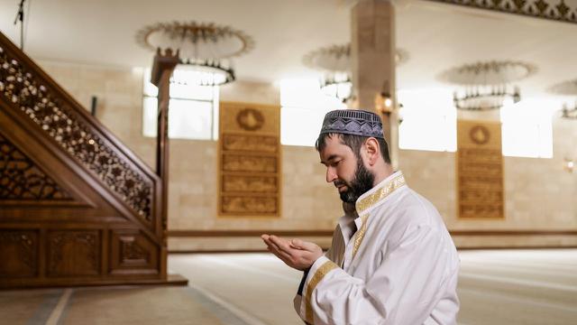 Doa Sujud Tilawah Arab, Latin, dan Arti: Lengkap Tata Caranya
