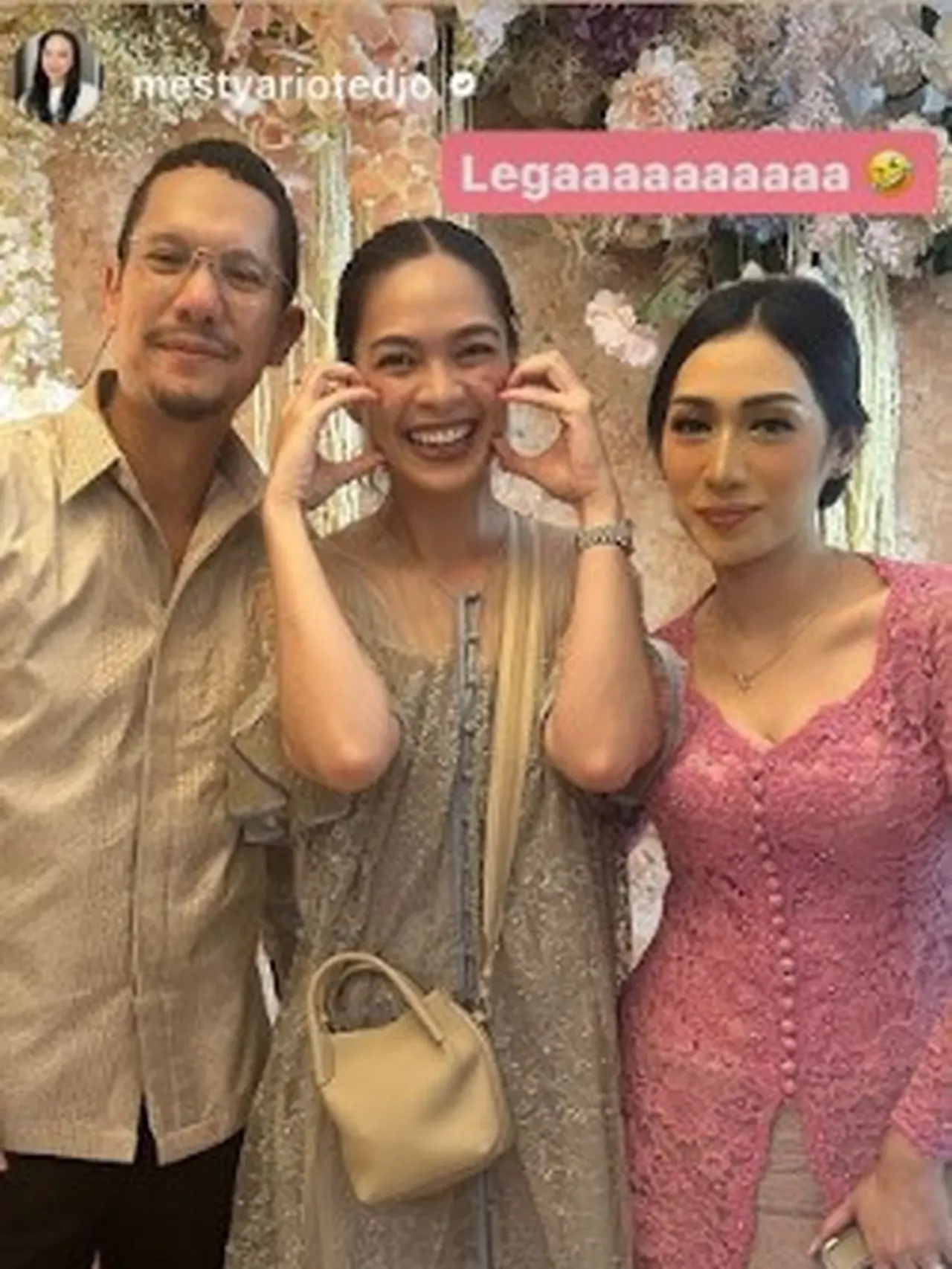 Vokalis Band Maliq & D’Essentials Angga Puradiredja Resmi Melamar ...