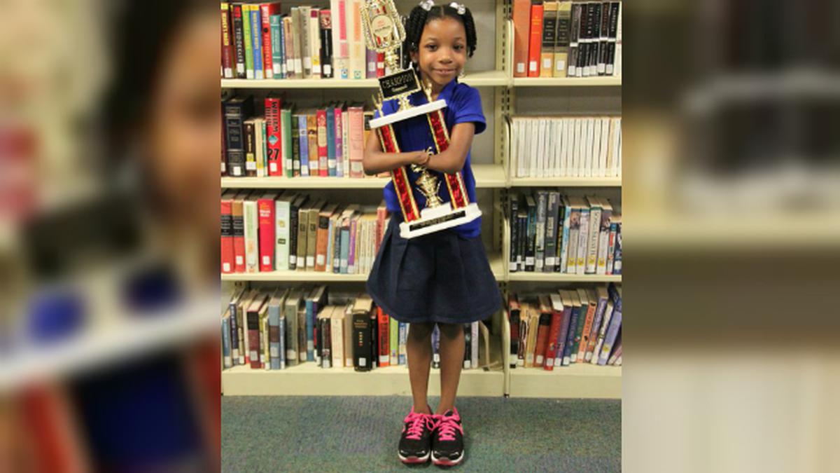 Hebat, Bocah Tak Bertelapak Tangan Juara Menulis Indah - Global ...