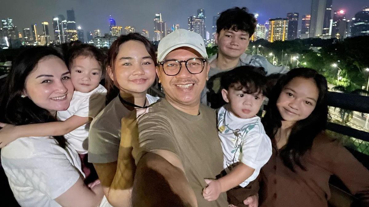 Bukan Menyapih, Ini Hal Terberat yang Dirasakan Mona Ratuliu Mengasuh Anak