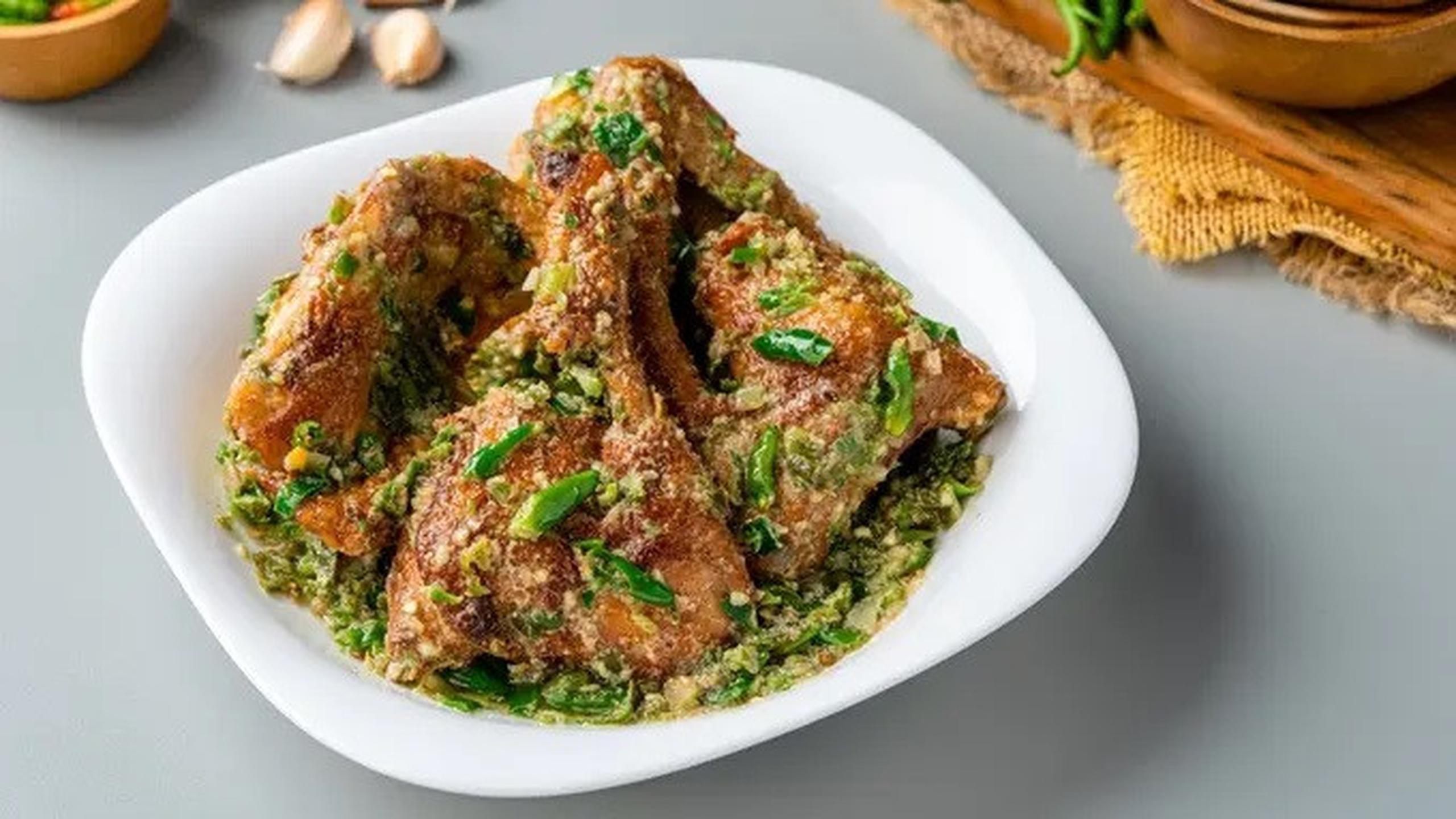 10 Resep Ayam Cabe Ijo Pedas Nendang, Rahasia Chef Rumahan Bikin Lidah ...