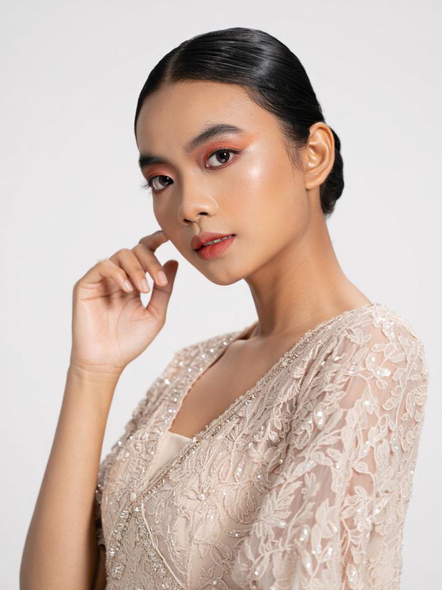 11 Model Atasan Brokat Pesta Modern Terkini 2025, Pilihan Stylish untuk ...