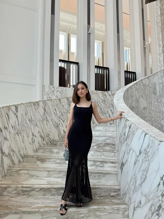 Junior Roberts Ultah, Ini 6 Penampilan Sandrinna Michelle ketika Makan ...