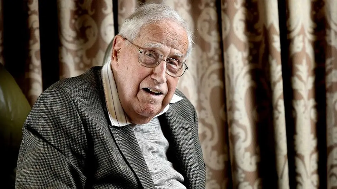 Peneliti Legendaris dalam Dunia Medis Basil Hetzel Tutup Usia - Health ...