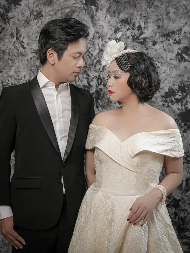 8 Tahun Menikah, Ini 6 Pemotretan Anniversary Rian D'Masiv dan Istri ...