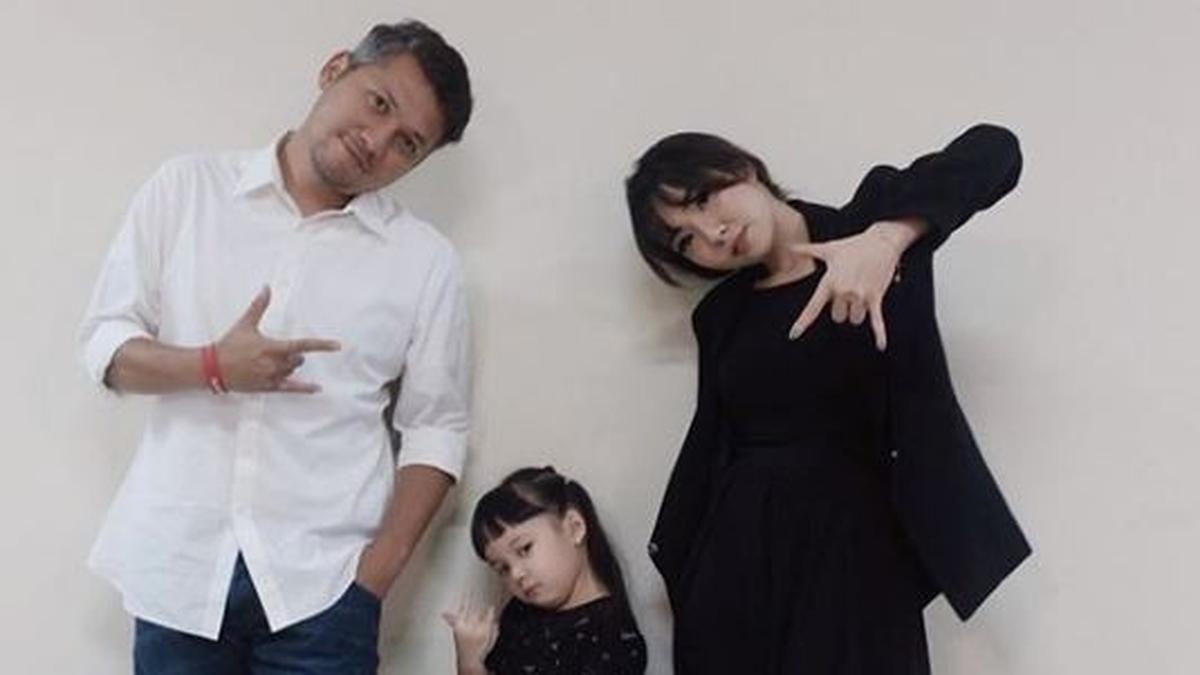 Gempi Satukan Gisella Anastasia dan Gading Marten dalam Beberapa Pose - Entertainment Fimela.com