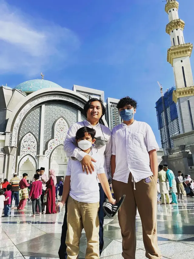 Hengkang dari Sheila On 7, Ini 6 Potret Brian Kresna Putro Bareng ...