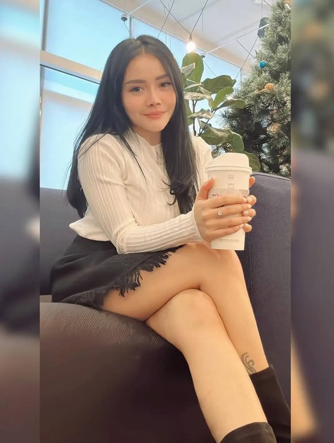 Disebut Sebagai Hot Mom, Ini 6 Potret Cantik Mawar AFI Saat Liburan di Korea Selatan - Photo ...