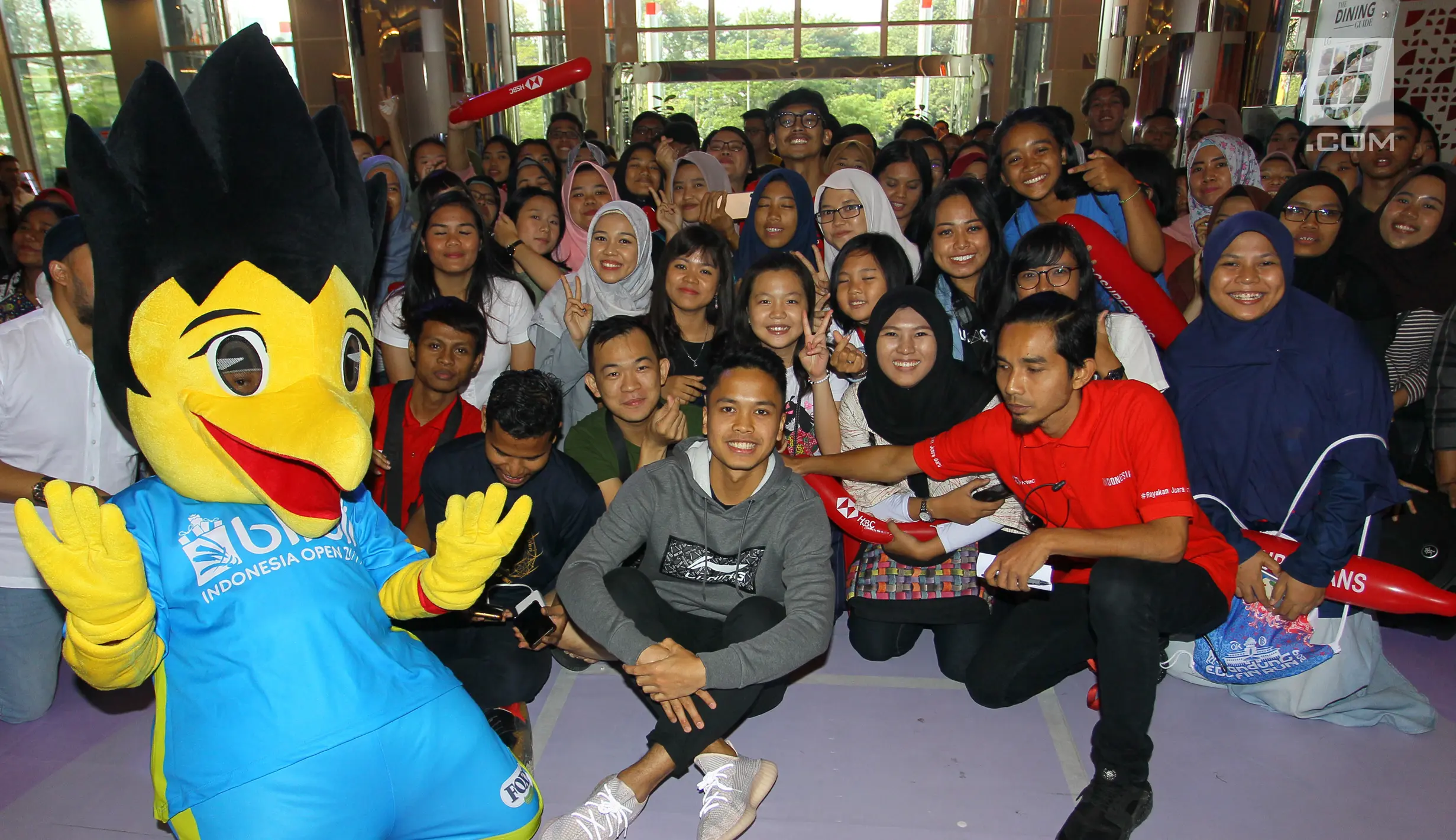 FOTO: Maskot Bio Sapa Pengunjung dalam Road to Blibli Indonesia Open ...