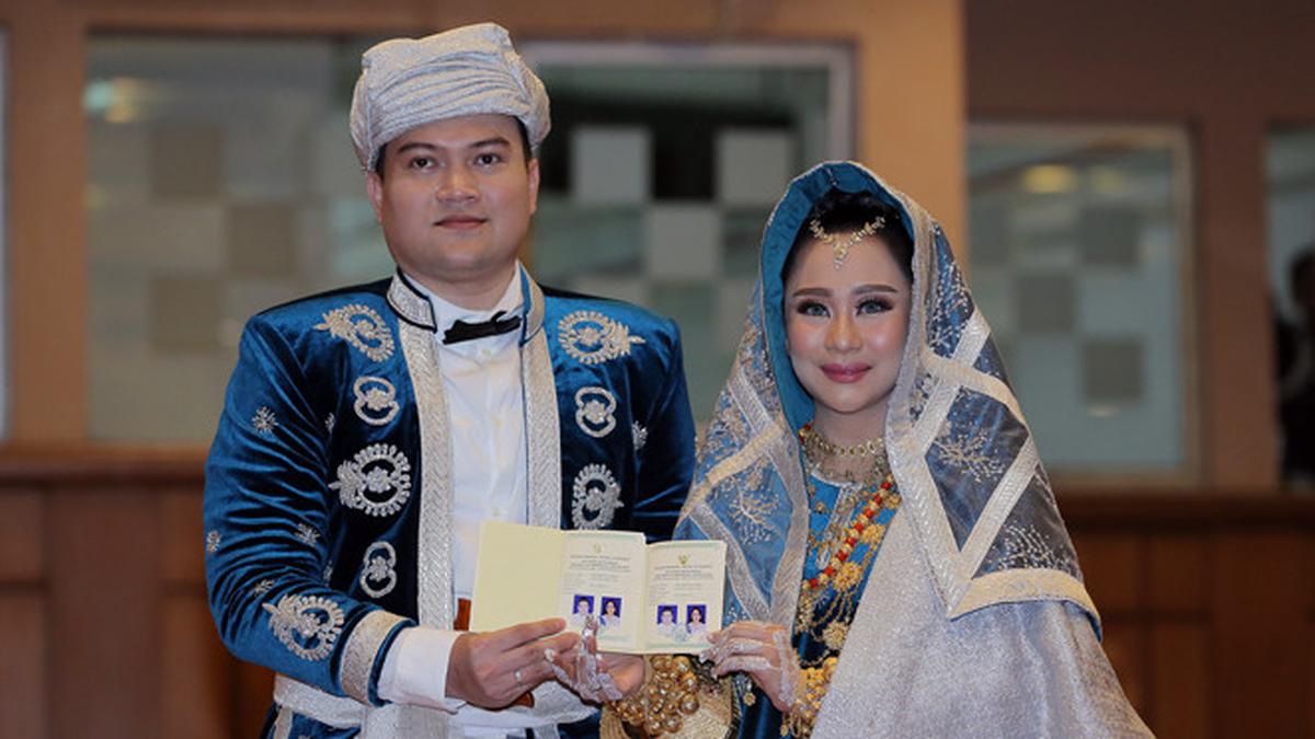 Bernuansa Minang, Chikita Meidy dan Indra Aditya Resmi Menikah - Photo Fimela.com