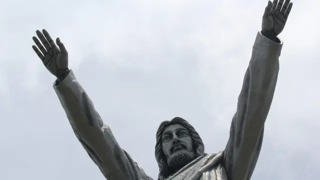 Berkat Pagi di Patung Yesus Tertinggi - Regional Liputan6.com