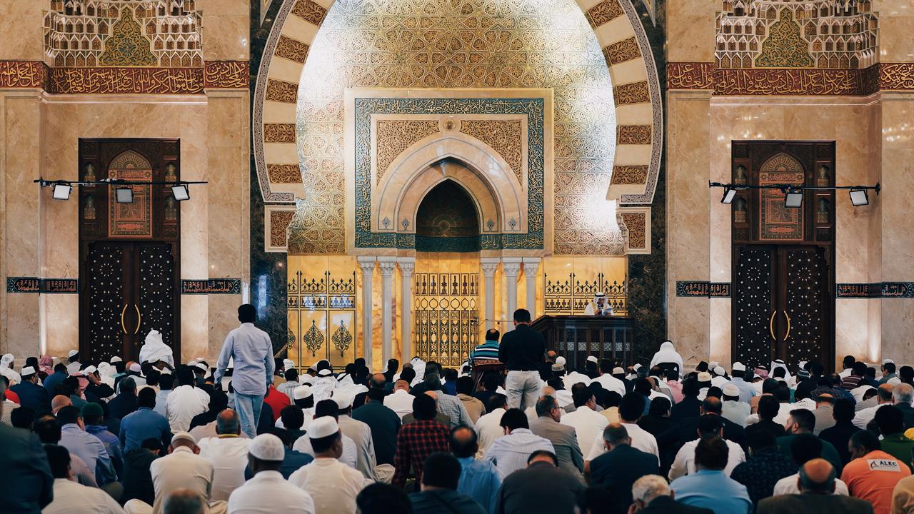 Doa Tarawih Pendek Latin Beserta Artinya yang Harus Dihafalkan Seorang ...