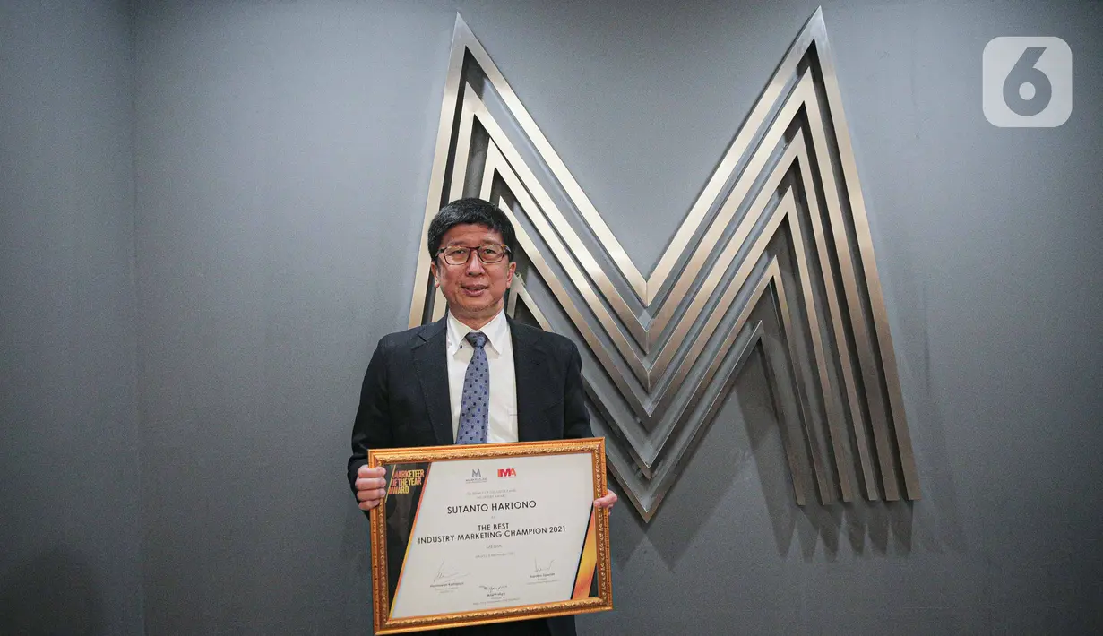 FOTO: Managing Director Emtek Group Raih Penghargaan The Best Marketing ...