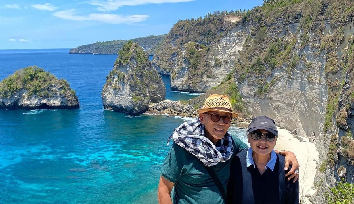 Potret Liburan Yati Octavia Bareng Suami di Bali, Awet Muda Usia 67 Tahun - Photo Fimela.com